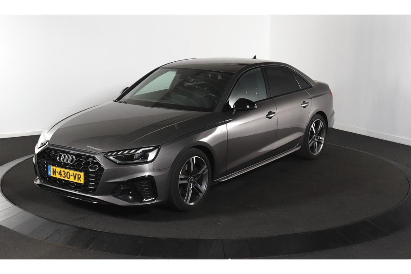 Audi A4 35 S edition Competition TFSI 149pk 2022 (Origineel-NL), N-430-VR