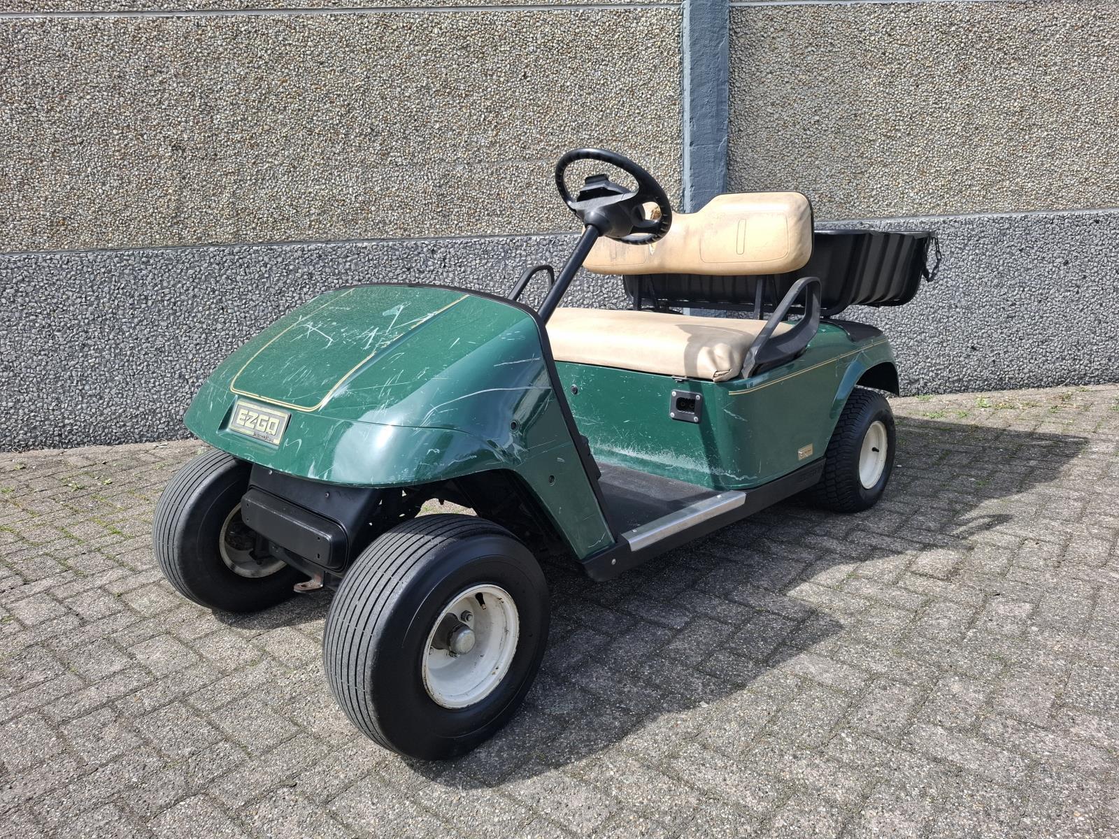 E-Z-GO TXT 2-Persoons Elektrische Golfkar met Open Laadbak 1442482