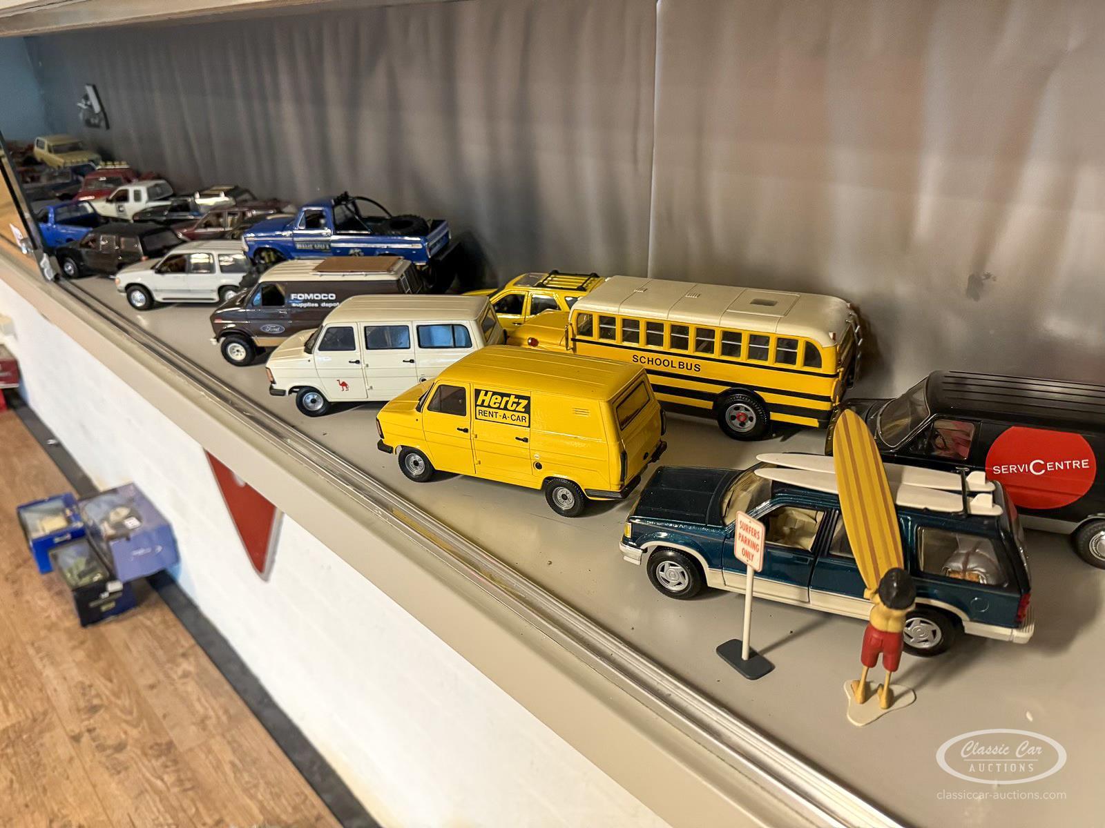 Divers modèles de voitures FORD de collection du musée De Rijcke, avec ...