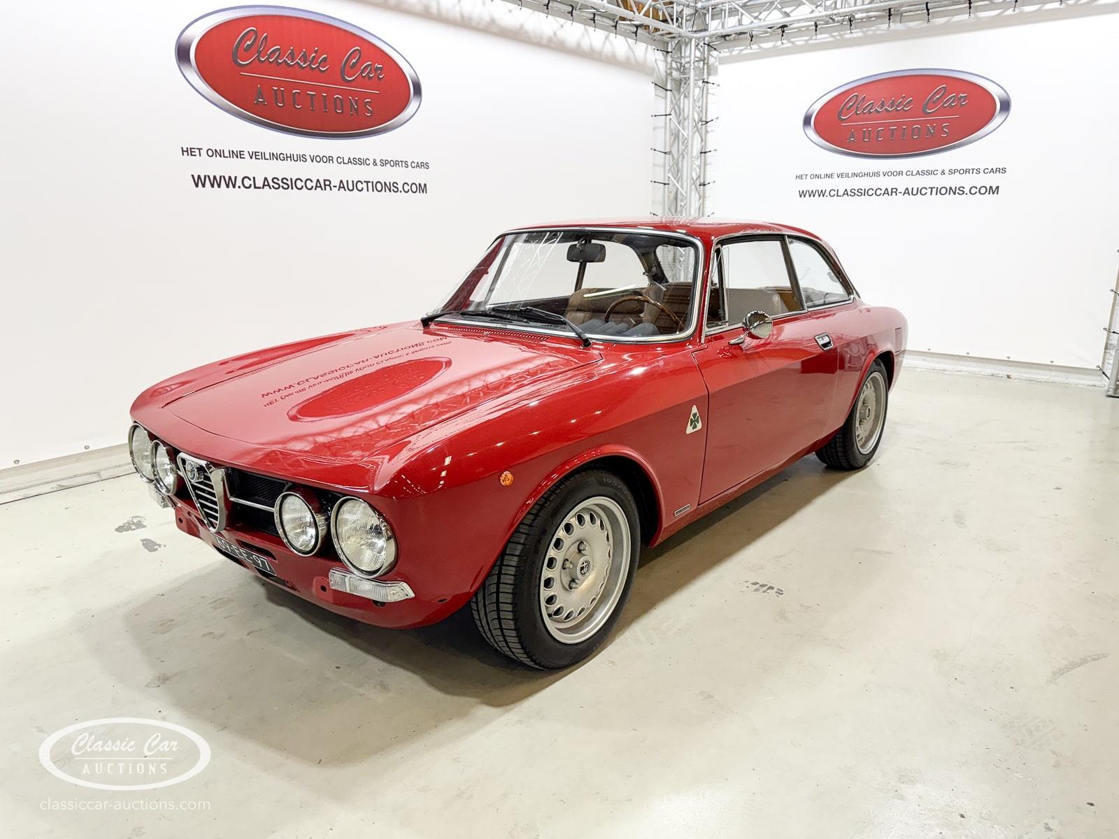 Alfa Romeo 1300 GT Junior Bertone 1974