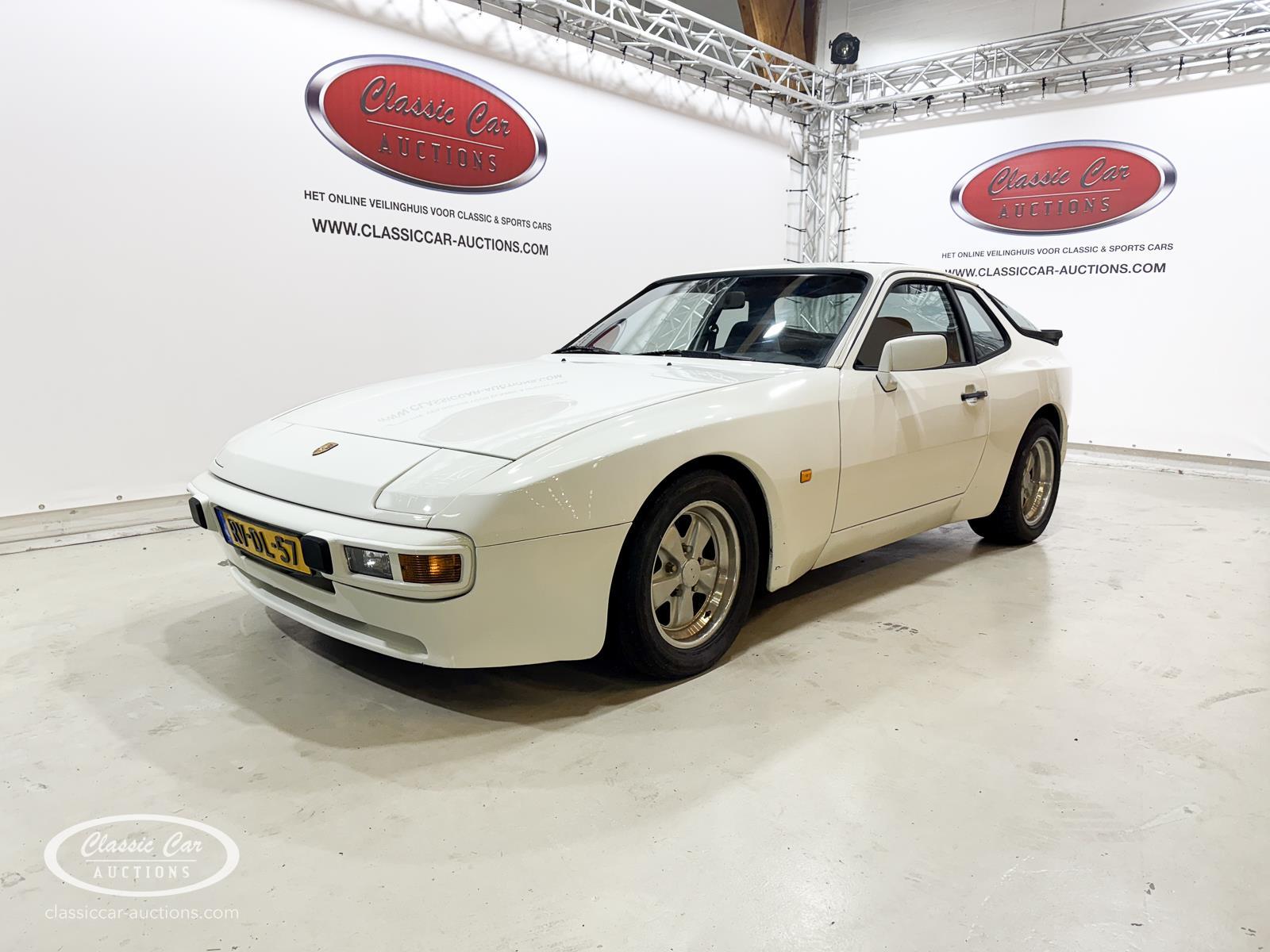 Porsche 944 1984