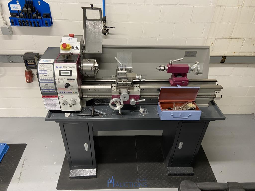 metaaldraaibank MAC-TOOL