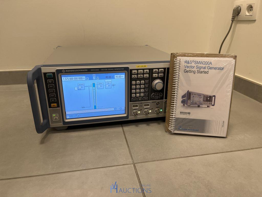 Vector Signal Generator RHODE & SCHWARZ - SMW200A