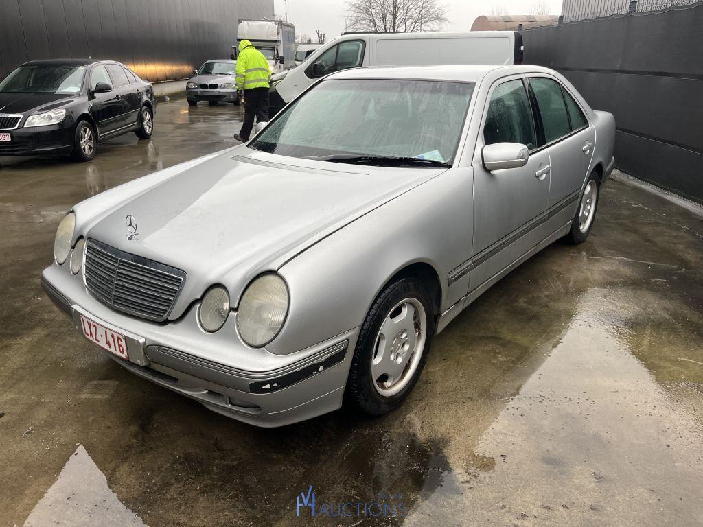 MERCEDES-BENZ E200 - 1999